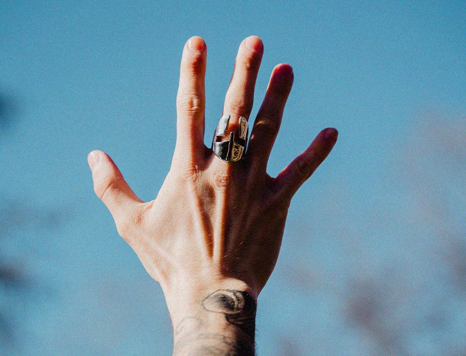 Rings - Feel No Pain